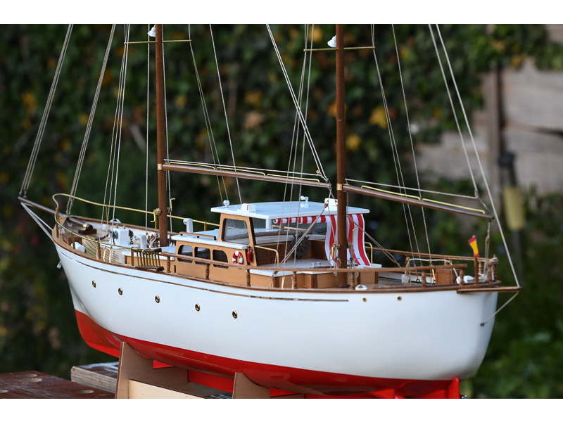 Mantua Model Motorová jachta Bruma 1:43 kit (KR-800736) | Astra