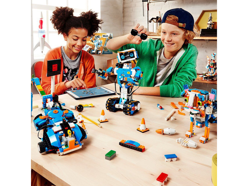 LEGO BOOST - Tvořivý box (LEGO17101) | Astra