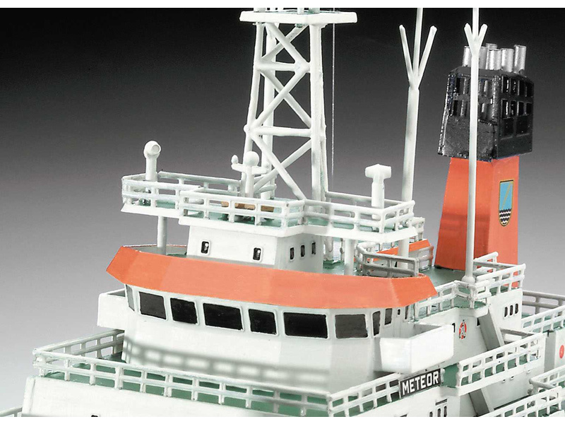 Revell German Research Vessel Meteor (1:300) (RVL05218) | Astra