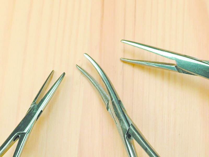 Modelcraft Curved Locking Forceps Jaws Serrated (SH-PCL5046) | Astra